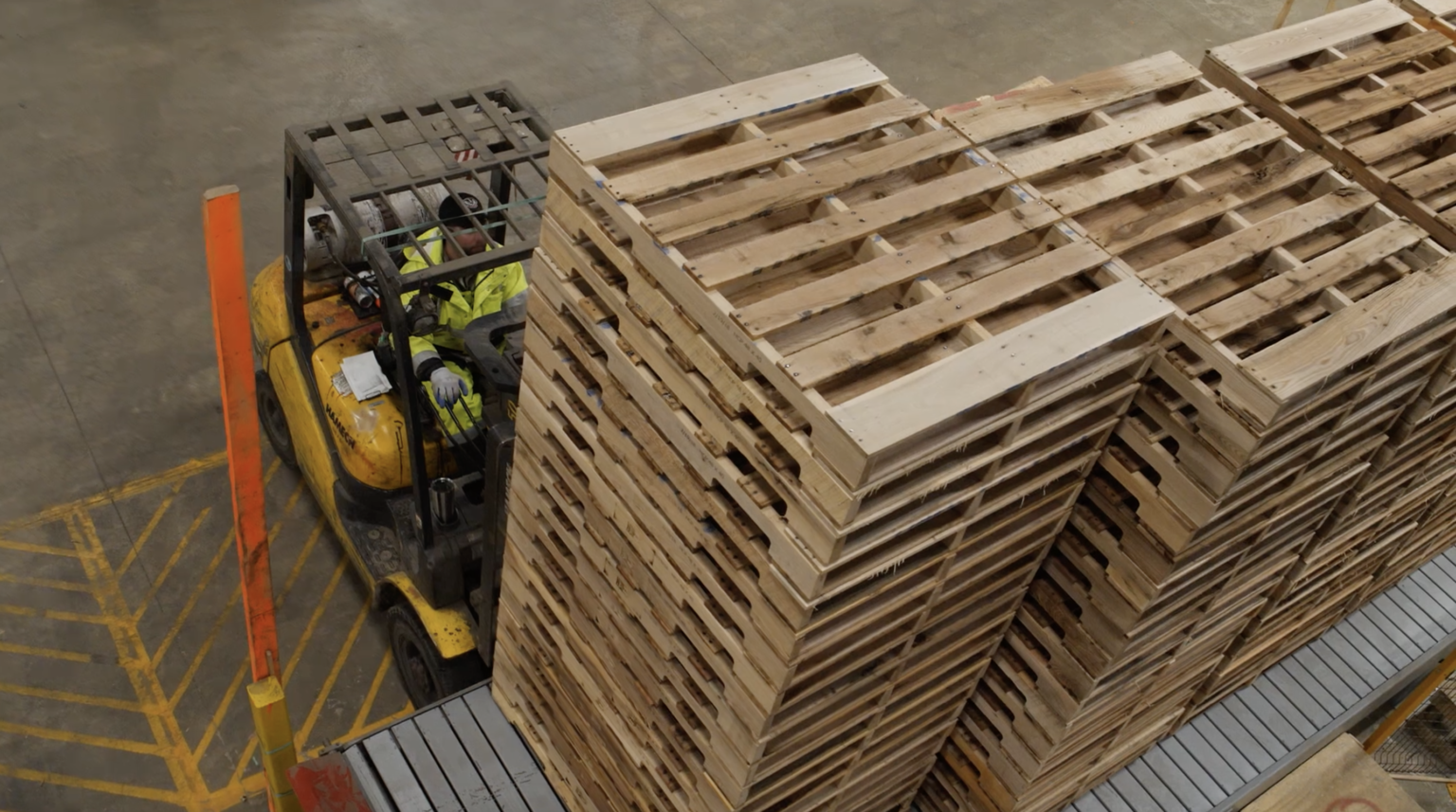 Commercial Pallets - Hay Creek Companies