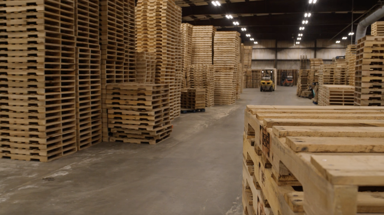 Commercial Pallets - Hay Creek Companies